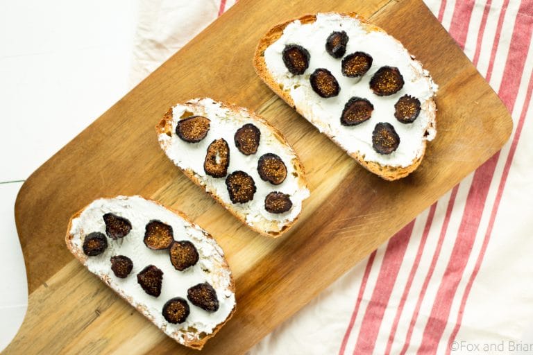 Fig, Goat Cheese and Prosciutto Bruschet... - EASYFOOD86