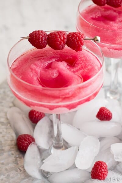 Raspberry Peach Frosé (Frozen rosé) - Fox and Briar