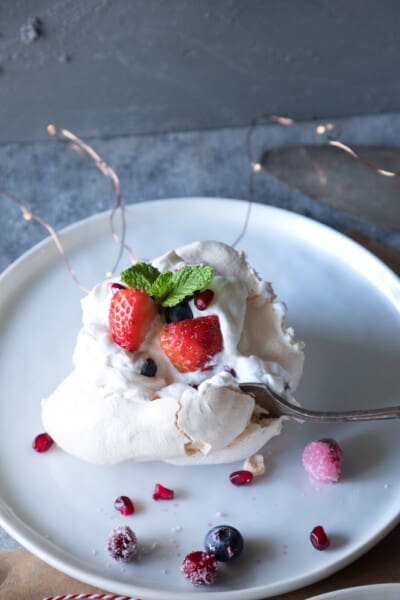 How to Make a Pavlova Wreath - Fox and Briar